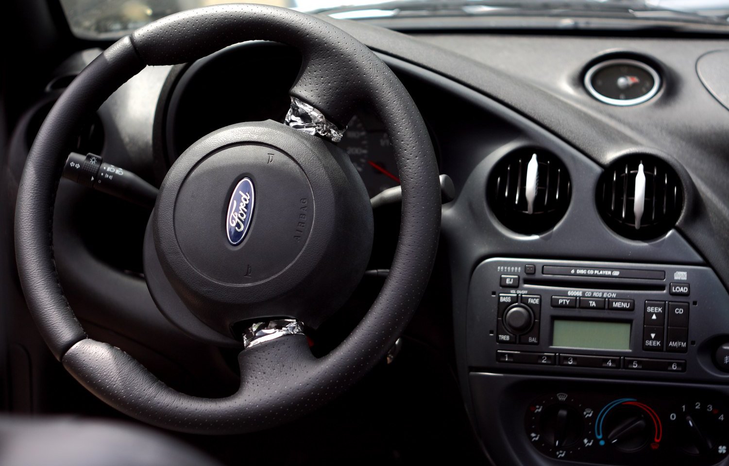 Ford Streetka las especificaciones técnicas y el consumo de combustible